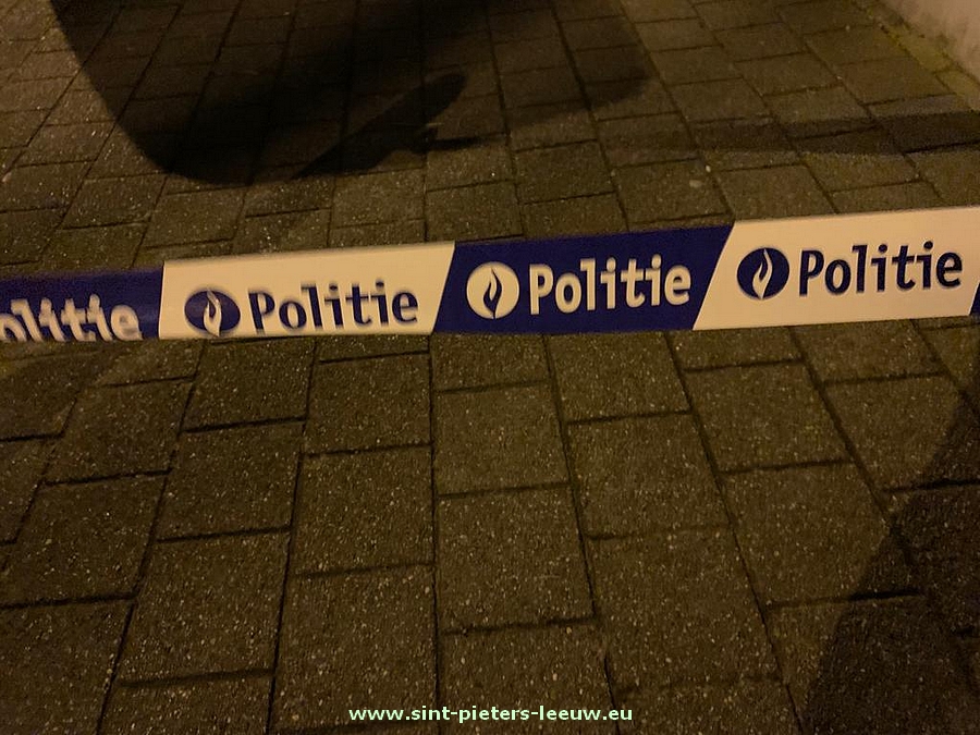 politie-lint-nacht – Sint-Pieters-Leeuw nieuwssite