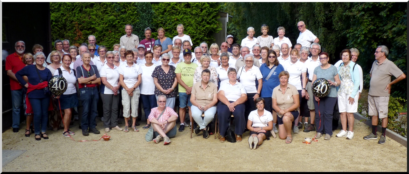 Wandelclub Sint-Pieters-Leeuw vierde dit weekend hun 40ste verjaardag ...
